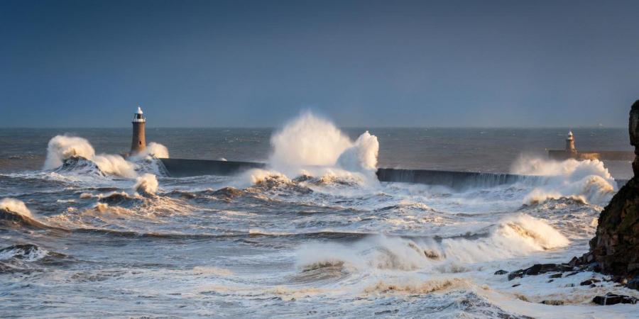 Wind warnings issued for wet & windy weather mid-week
